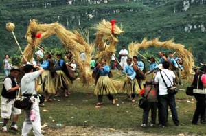 Bouyei Customs | China & Asia Cultural Travel