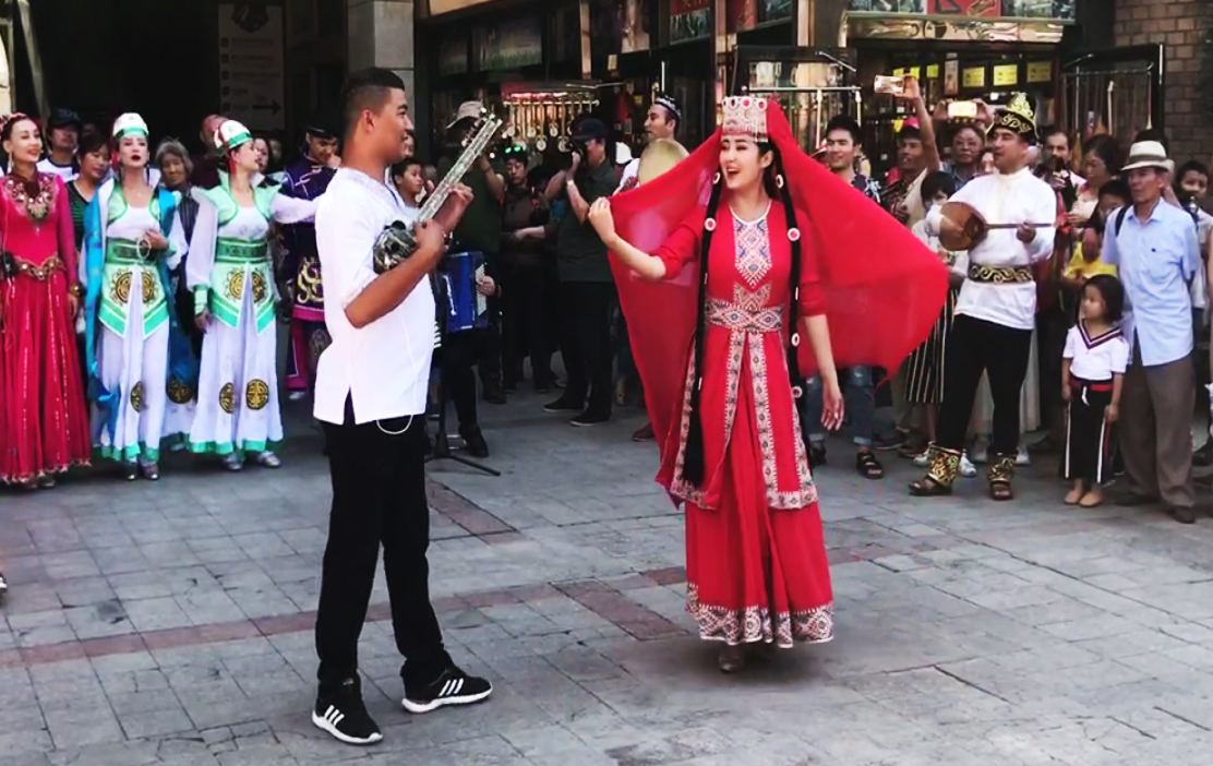 Uyghur Ethnic Performance | China & Asia Cultural Travel